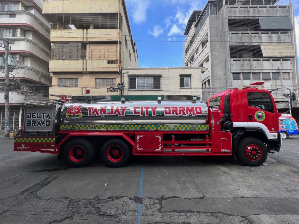 Isuzu FVM 10 Wheeler Fire Stainless Steel Fighting Tanker with 12,000 ...